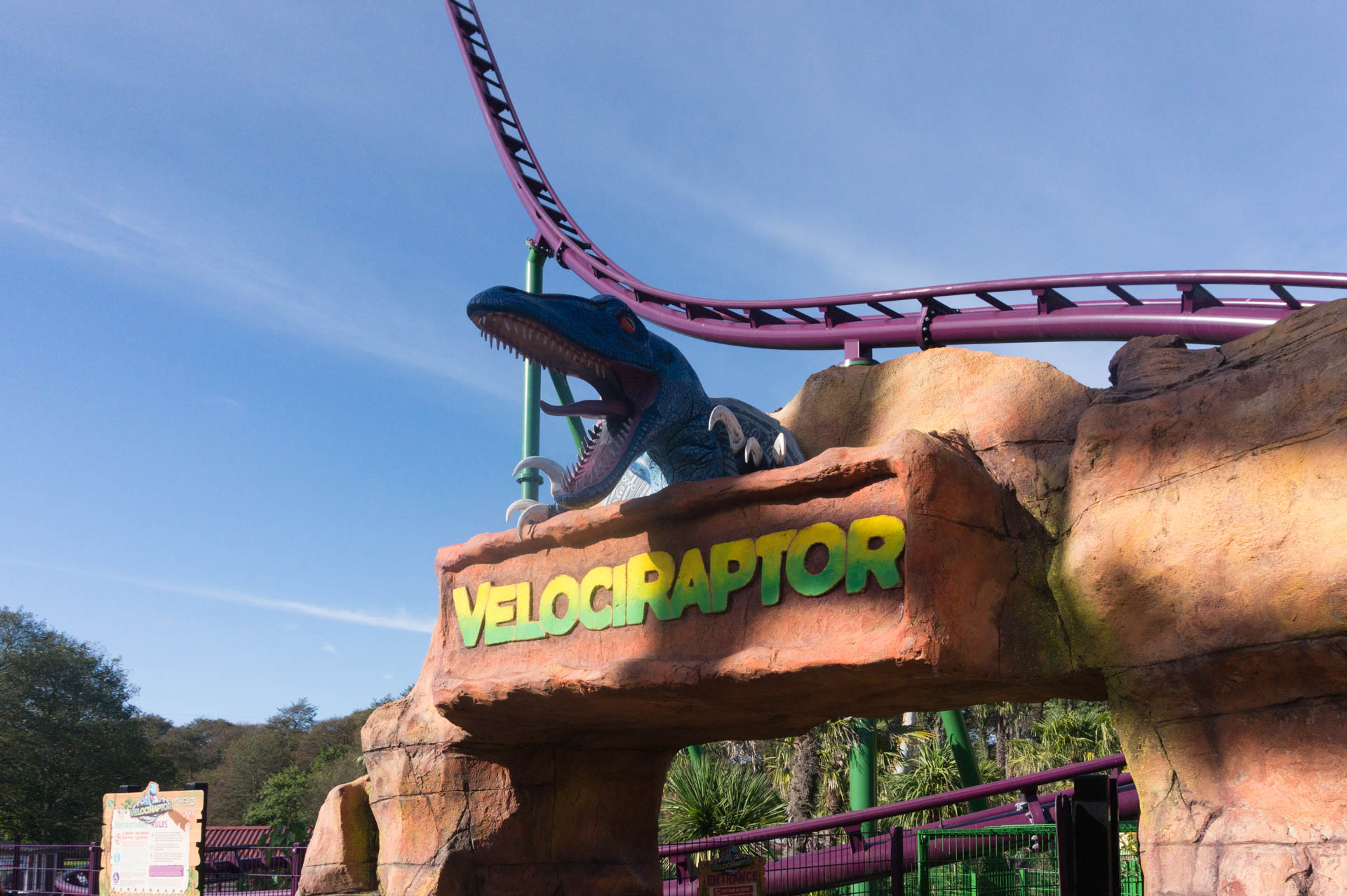 9 Facts about the Jurassic Park Velociraptors - Paultons Park